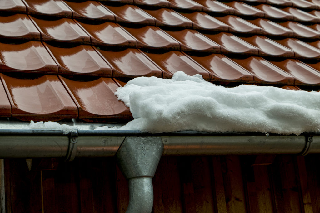 Winter Roof Repair: Overcome Cold Challenges with Powerblanket Solutions